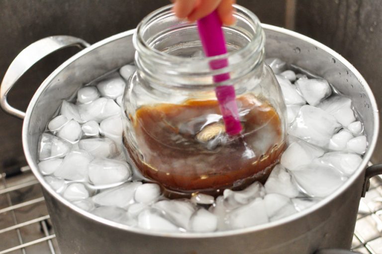 How to Make Homemade Root Beer (Sassafras & Sarsaparilla Recipe!) - The ...